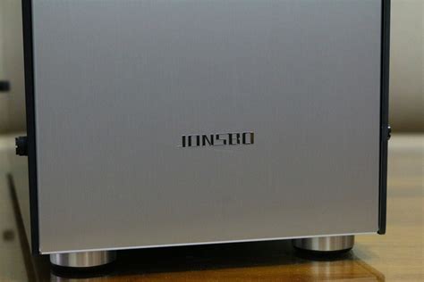 喬思伯jonsbo C4鋁鎂合金機殼 雙面玻璃透側，簡約高質感 3c匠 喜愛玩各種3c產品