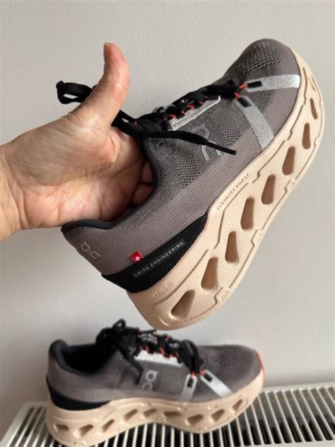 Original Oncloud Eclipse ženske Superge 39