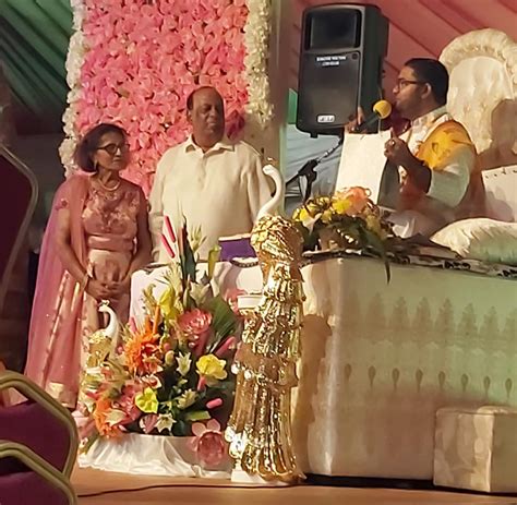 Pt Sunil Paying Tribute To Mr And Mrs Mohan Persad And Mr And Mrs