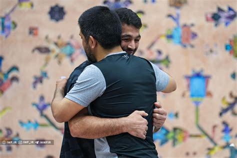 حضور حسن یزدانی در تمرین تیم ملی کشتی؛ آغوش گرم علیرضا دبیر طرفداری