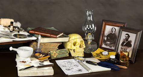 무료 이미지 책상 창조적 인 고대 미술 늙은 집 장비 램프 역사적인 의학 두개골 그림 배열 된 정물 서적 해부 인공의 의료 교과서 내과