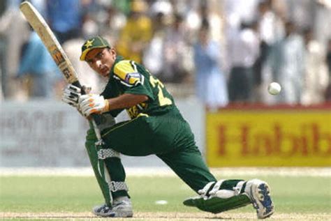 Yasir Hameed Celebrates His Century As Mashrafe Mortaza Looks Dejected