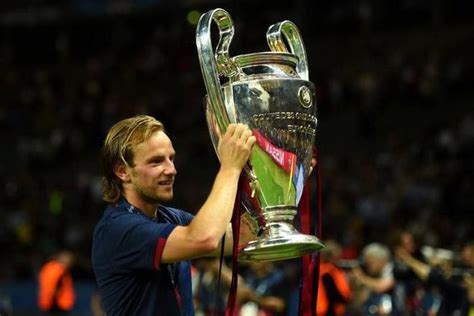CĐv Barca Tức Giận Khi Rakitic đăng ảnh Hạ Thấp Messi Zing Tri Thức Trực Tuyến