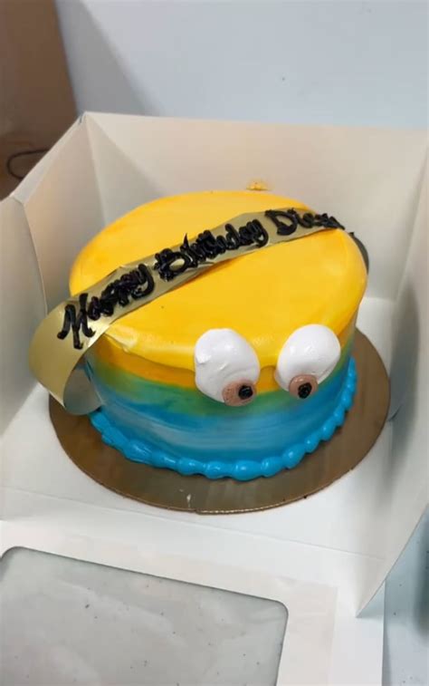H E Bs Minion Birthday Cake Fail Goes Viral On Tiktok