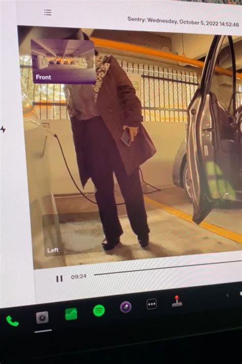 Couple Tries To Disconnect A Tesla Left On Charge But Doesnt Know