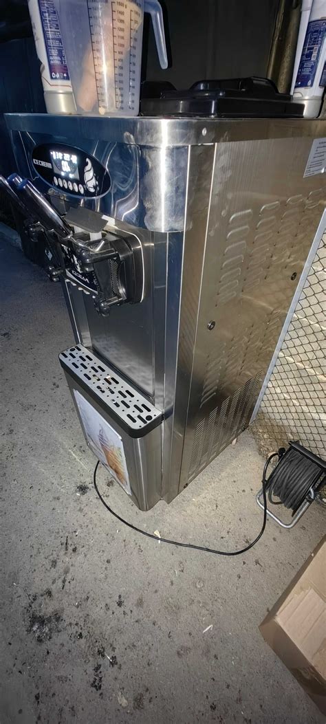 Машина за сладолед с Дъбово • Olx Bg