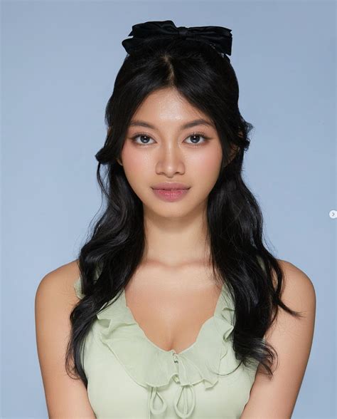 Poser Profile Poser Girl