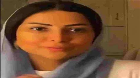 بالفيديو عاصفة رملية تعرض حياة العنود عبدالله للخطر