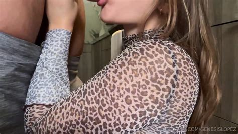 Le Corps Sensuel D Une Fille Sexy Provoque Une Baise