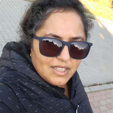 Amina Mejdoub Chargé De Clientèle Webhelp Linkedin