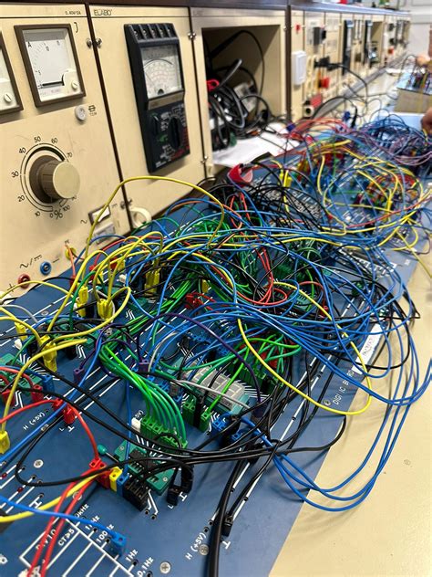 Electronic Engineers Be Like R Techsupportmacgyver