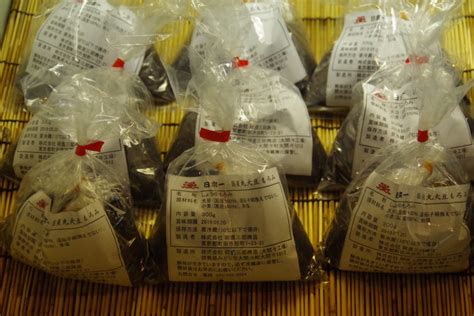 歴史と伝統の岡直三郎商店の絶品醤油。仕込蔵見学や醤油ソフトも必見