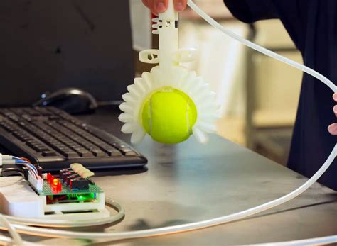 Watch This 3d Printed Robotic Gripper Pick Up Hold And Release Objects Without Electronics