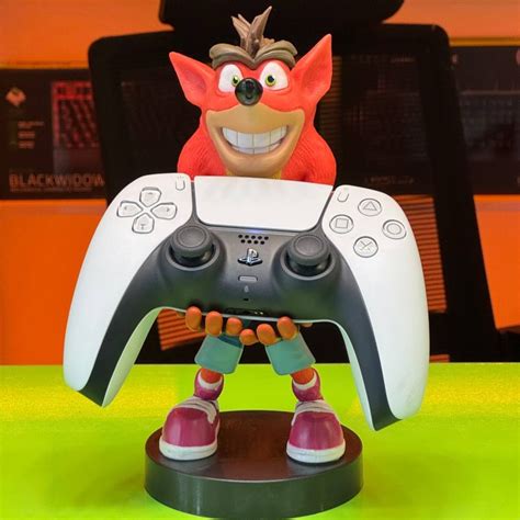 استند دسته و موبایل کراش باندیکوت Cable Guy Crash Bandicoot 4 Stand