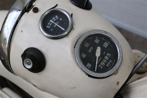 Lot 1962 Ariel Arrow