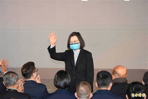 勉勵全國商店傑出店長 蔡英文：政府努力兼顧防疫與經濟 自由電子報 Line Today