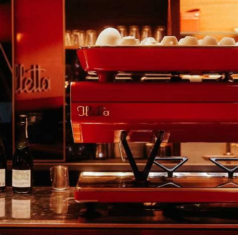 Illycaffè Celebra Il 2° Anniversario Di Monte Napoleone