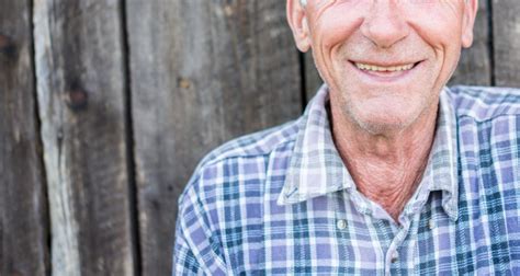 Бащата завел момичето при баба му и го оставил под оградата 20 години по късно мъжът решава да