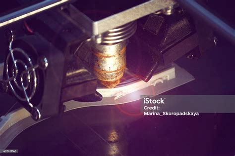 거울 반사 표면 클로즈업에 회색 물체를 인쇄하는 프린터 3차원 인쇄에 대한 스톡 사진 및 기타 이미지 3차원 인쇄 3차원