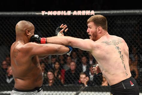 Daniel Cormier Stuns Stipe Miocic With First Round Knockout To Win Ufc