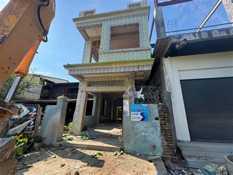 A Thin မဖျက်ခင်ပုံ Facebook