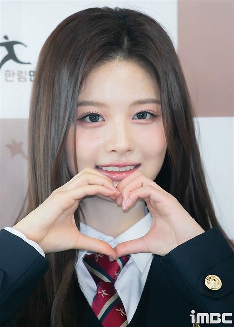 [포토] 엔믹스 설윤 졸업 하트~