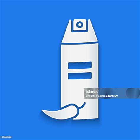 파란색 배경에 분리 된 종이 컷 후추 스프레이 아이콘 Oc 가스 고추 자기 방어 에어로졸 종이 아트 스타일입니다 벡터 일러스트레이션 최루스프레이에 대한 스톡 벡터 아트 및