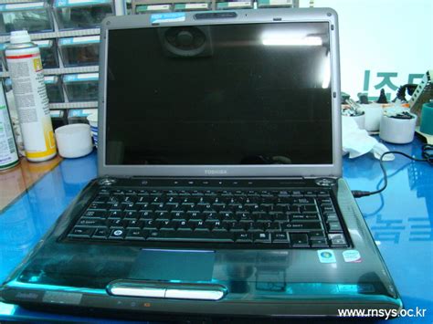 노트북수리 도시바 Satellite A305 아답터 연결시 화면꺼짐 노트북수리 서울