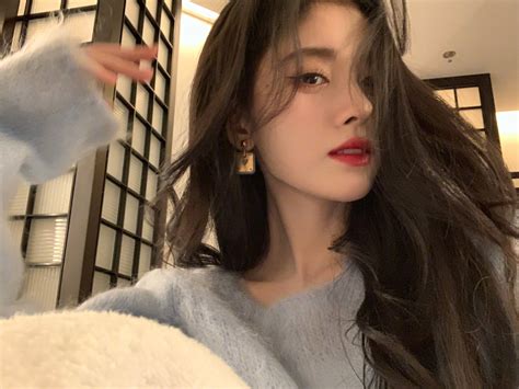 鞠婧祎晒怼脸live自拍照 红唇大波浪长发又仙又美 搜狐大视野 搜狐新闻