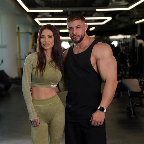 Cine Este Roxana Vancea „e Foarte Posesivă I Am Zis Să Mergem și Noi