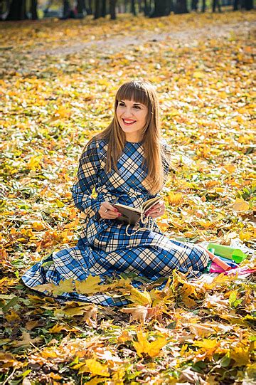 School Tree Background Images Hd Pictures And Wallpaper For Free Download Pngtree School Tree Background Images Hd Pictures And Wallpaper For Free Download Pngtree