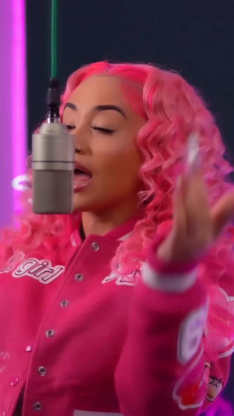 Legendary Rella R Hotfemaleartists