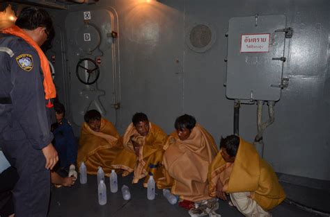 ေလွေမွာက္ ျမန္မာသေဘၤာသားမ်ားကို ထိုင္းေရတပ္ ကယ္တင္