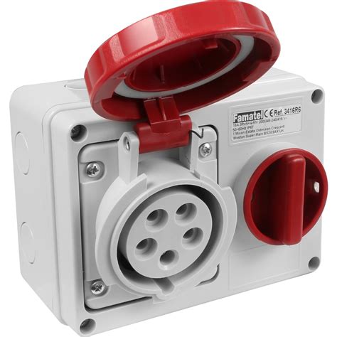 Industrial Socket Ip67 415v 16a 3pn E Switched Toolstation