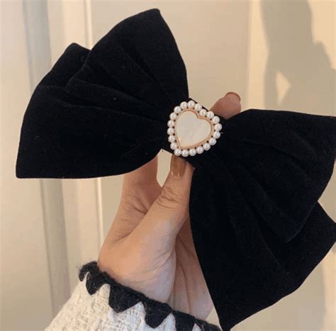 벨벳 리본 하트 진주 머리핀 에이블리