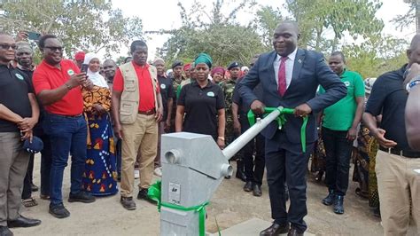 The Deafening Silence Of The Simplest Simplex Chithyola A Quiet