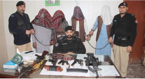4 Criminals Arrested Weapon Recovered Urdupoint