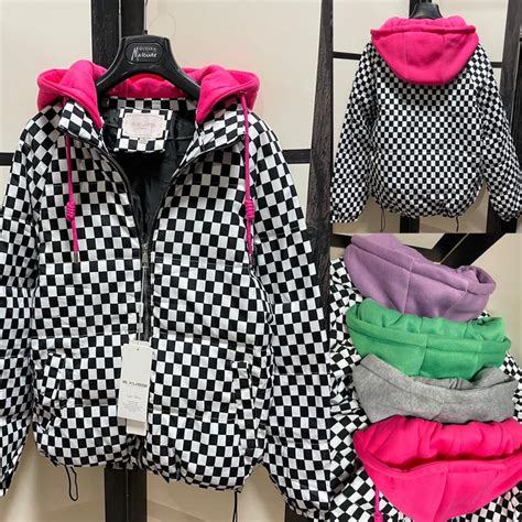 Куртка — цена 750 грн в каталоге Куртки Купить женские вещи по доступной цене на Шафе Украина