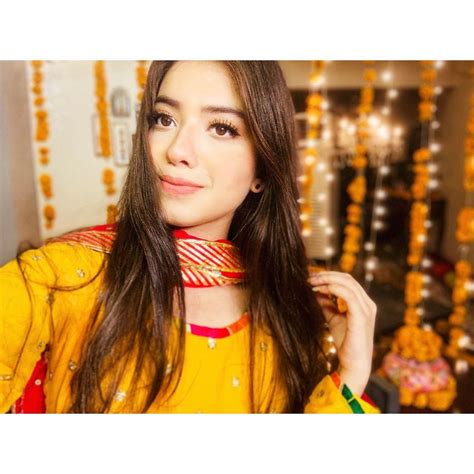 Latest Beautiful Clicks Of Actress Arisha Razi Khan Reviewit Pk