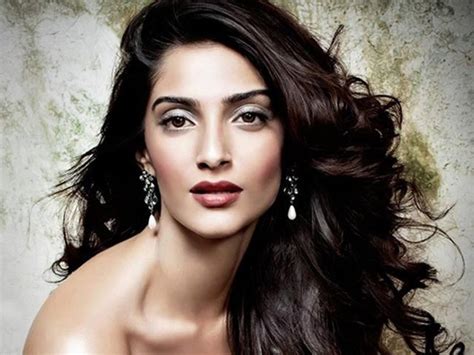 Sonam Takes Swipe At Deepika Priyanka Over Hollywood Roles
