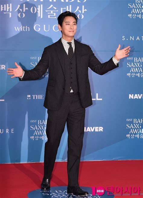 주지훈 매력 넘치는 중증 의사ten포토 텐아시아