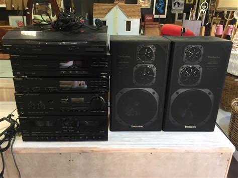 Lot Technics Stereo System Incl Turn Table CD Player Cassette Player Amplifier Turner