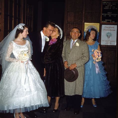 40 Elegant Photos That Show Fashion Styles Of 50s Weddings ~ Vintage