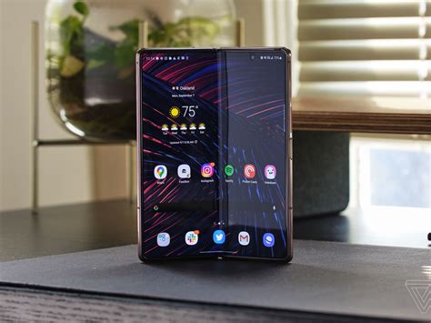 Samsung Rilis Ponsel Lipat Galaxy Z Fold3 5G Cek Harga Dan Spesifikasi