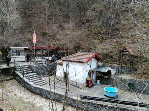 Вечерва на полноќ Света Божествена Литургија во манастирот Свето Благовештение Ohrid1