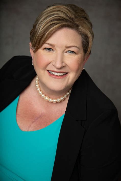 Lisa Pace On Linkedin Headshots Torontoheadshotphotographer Headshotsyoulove