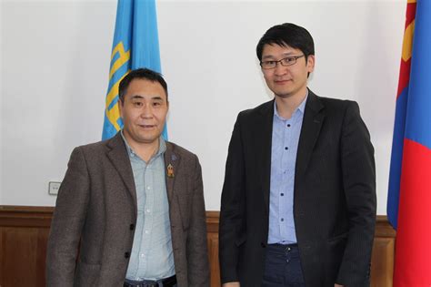 Шинжлэх ухааны тэргүүний ажилтан тэмдэг гардууллаа Монгол Улсын Их Сургууль