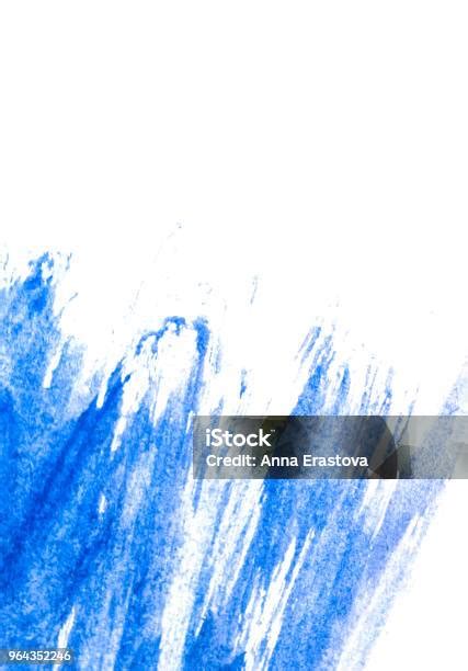 흰 종이에 푸른 수채화 물감 페인트의 텍스처입니다 수직 수채화 배경입니다 가장자리에 대한 스톡 사진 및 기타 이미지 가장자리 그늘 그라데이션 Istock