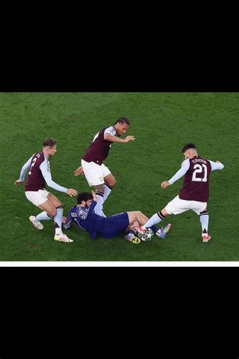 ლუის ენრიკე დაცვაში ხვიჩა ძალიან ბევრს მუშაობს რაც ძალიან დასაფასებელია Youtube