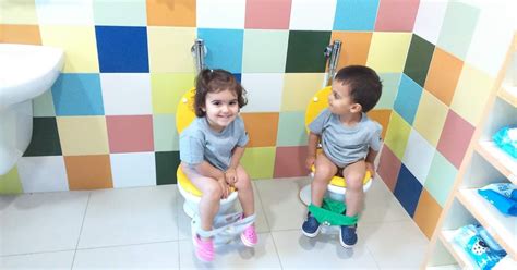 Escuela Infantil Arcoiris Control De Esfinter De Los Delfines